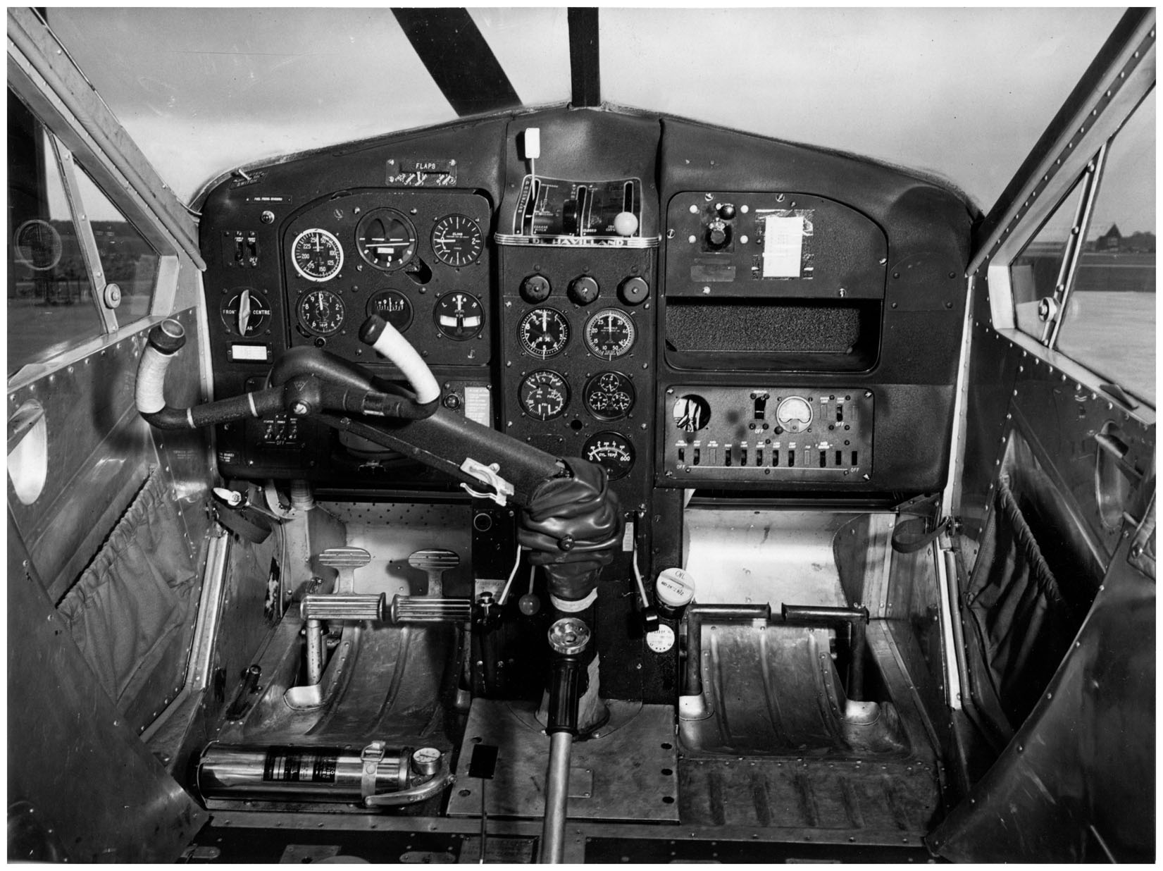 First Flight of De Havilland Canada DHC-2 Beaver 16-August-1947 ...